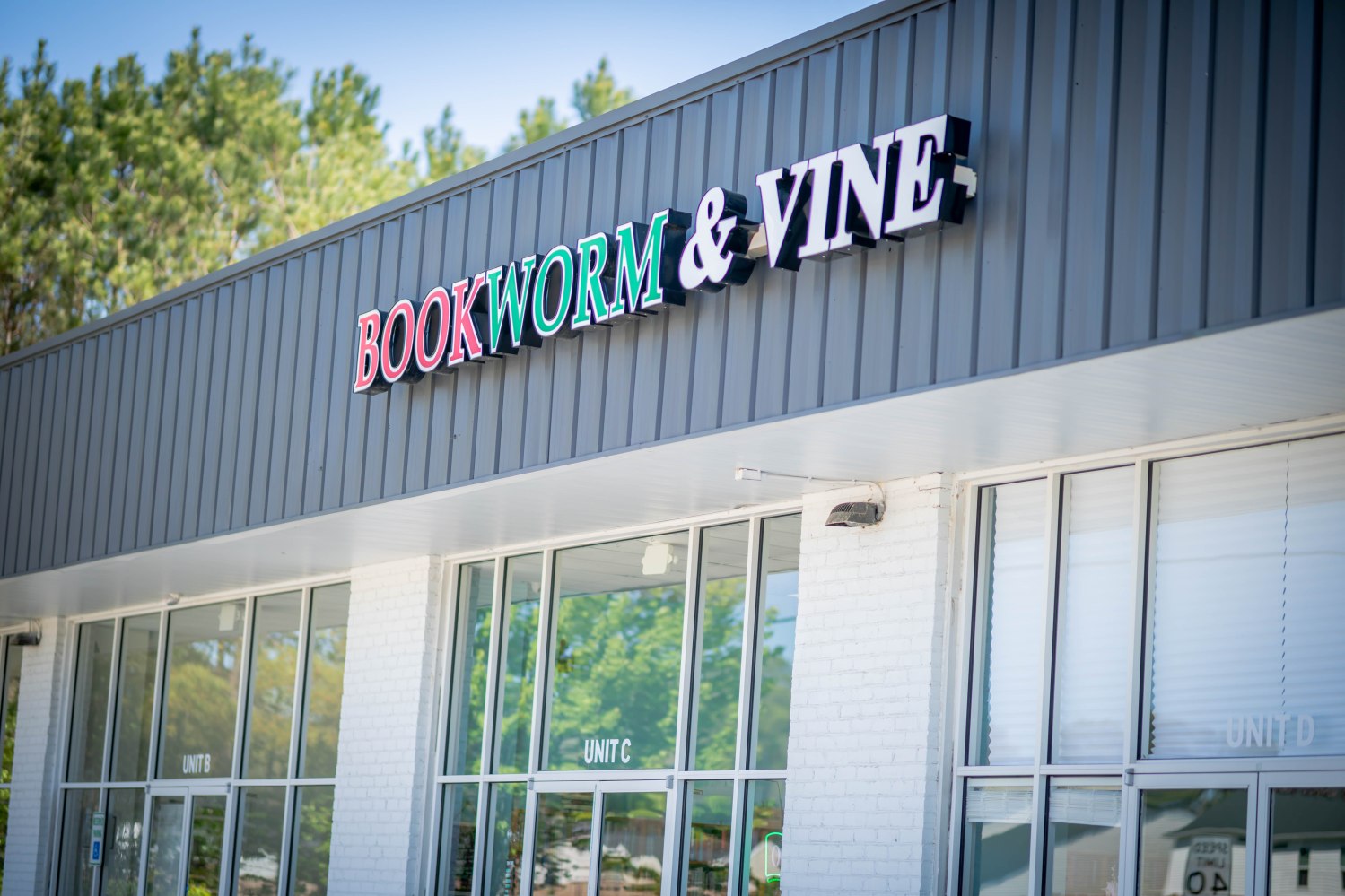 Bookworm & Vine – Myrtle Beach's only book and wine shop with coffee ...